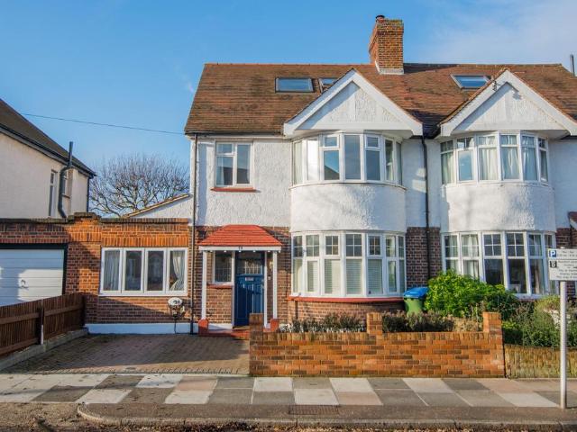 Radnor Road, Twickenham, TW1 4 bed house to rent £4,250 pcm £981 pw
