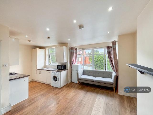 Radnor Road, Harrow, HA1 3 bed flat to rent £2,300 pcm £531 pw