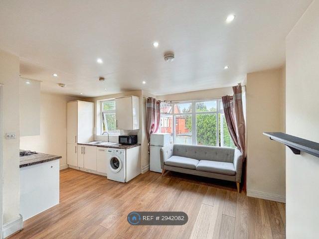 Radnor Road, Harrow HA1, 3 bed flat to rent, £2,300 pcm | PrimeLocation