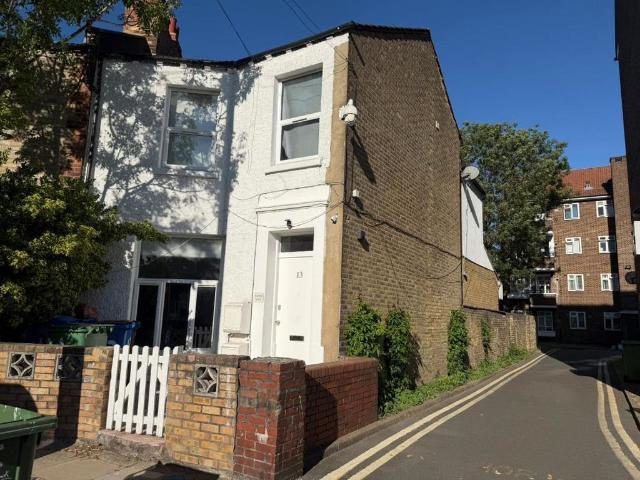 Radnor Road, London SE15, 2 bed property to rent, £2,300 pcm | PrimeLocation