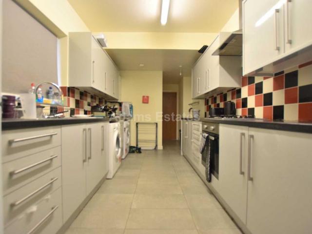 Radstock Road, Reading 6 bed terraced house to rent £3,300 pcm £762 pw