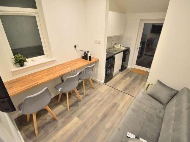 Radstock Road, Reading, RG1