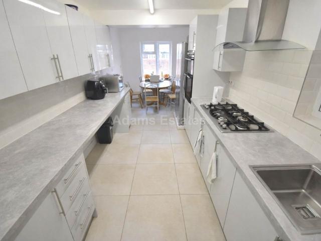 Radstock Road, Reading RG1, 6 bed terraced house to rent, £4,200 pcm | PrimeLocation