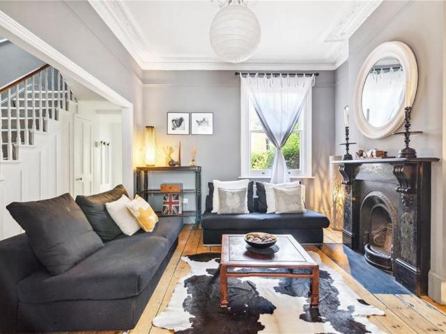 Raeburn Street, London SW2 3 bed terraced house to rent £3,750 pcm £865 pw