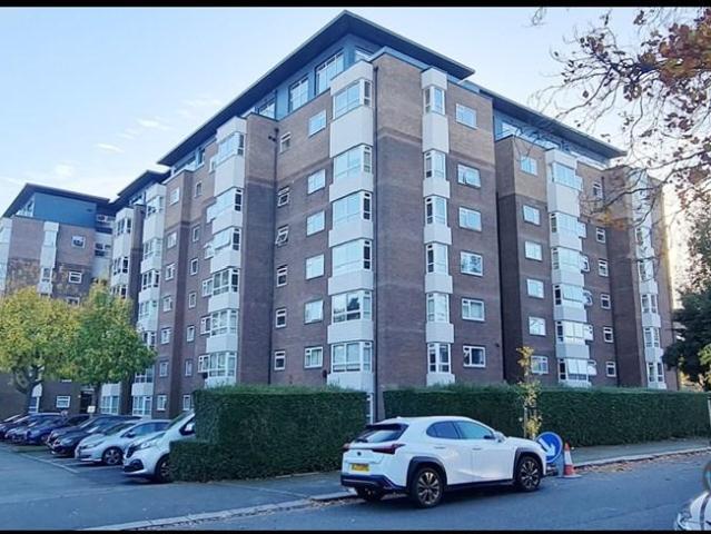 Raffles House, London, NW4 2 bed penthouse to rent £2,300 pcm £531 pw