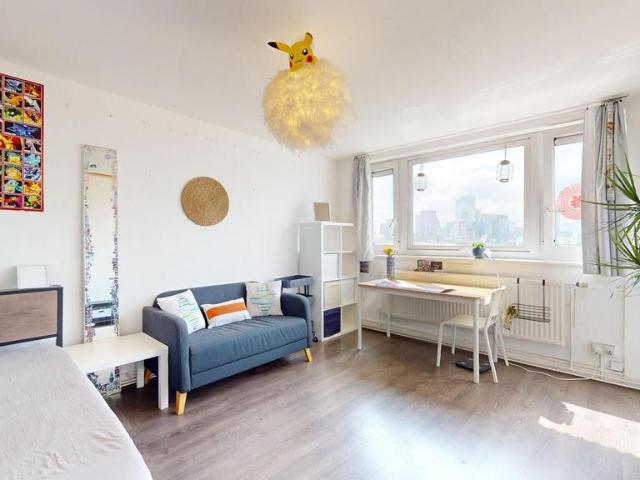 Rahere House Central Street LONDON EC1V 3 bed apartment to rent £3,650 pcm £842 pw