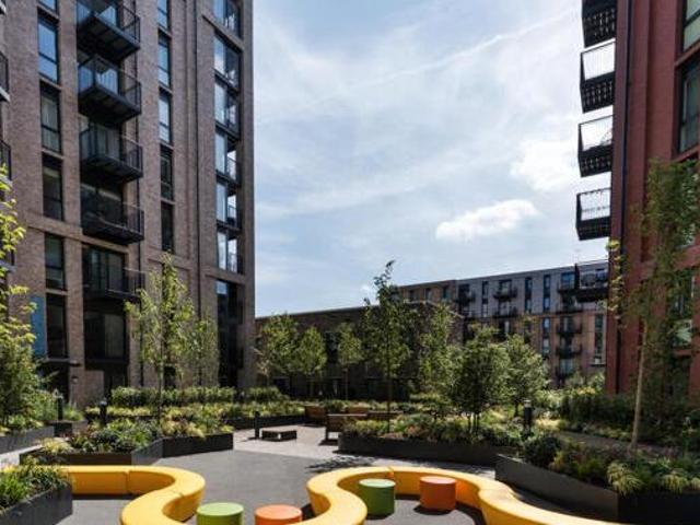 Railings, Middlewood Locks, 2 Bedroom Apartment