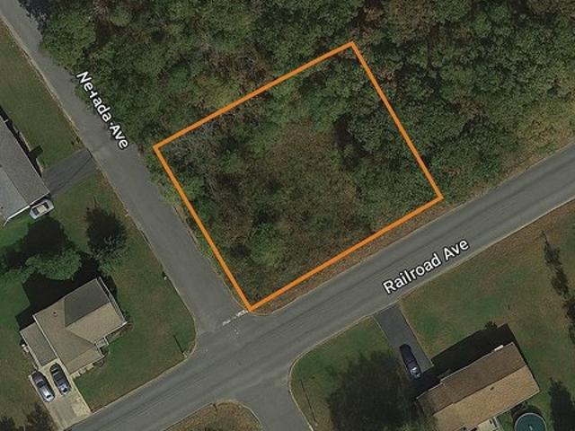 Railroad Ave, Medford, NY 11763