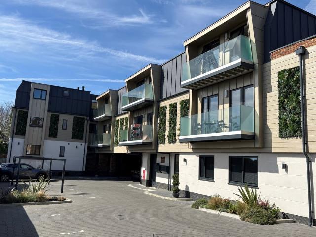 Railway House, 40 Station Road, Egham, Surrey TW20, 1 bed flat to rent, £1,350 pcm | PrimeLocation