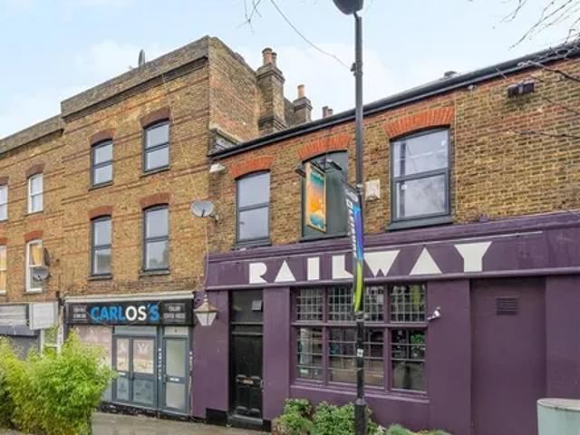 Railway Tavern, 7 Station Rise, London, SE27 9BW, United Kingdom | 4 bed apartment for rent #139543720 | Rentberry