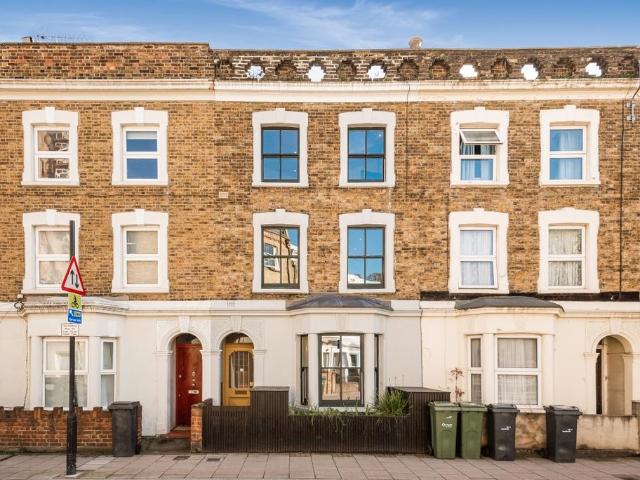 Railton Road London SE24 4 bed terraced house to rent £4,500 pcm £1,038 pw