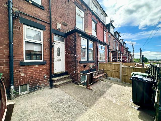 Raincliffe Grove, Leeds LS9, 2 bed terraced house to rent, £850 pcm | PrimeLocation