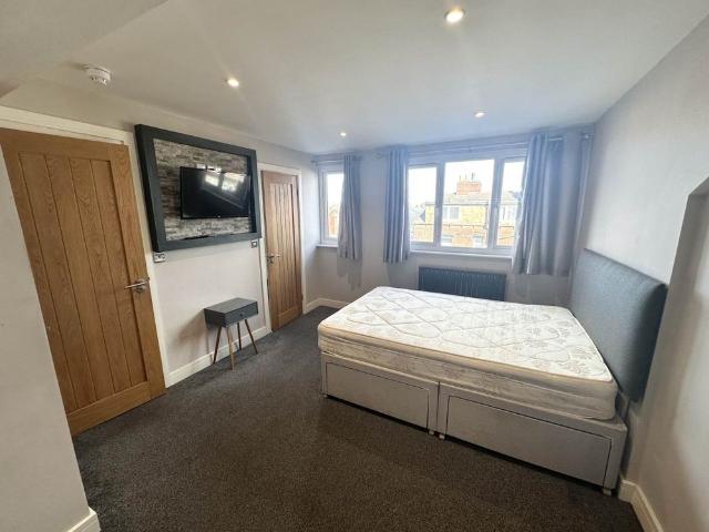 Raincliffe Grove Room 3, East End Park, Leeds