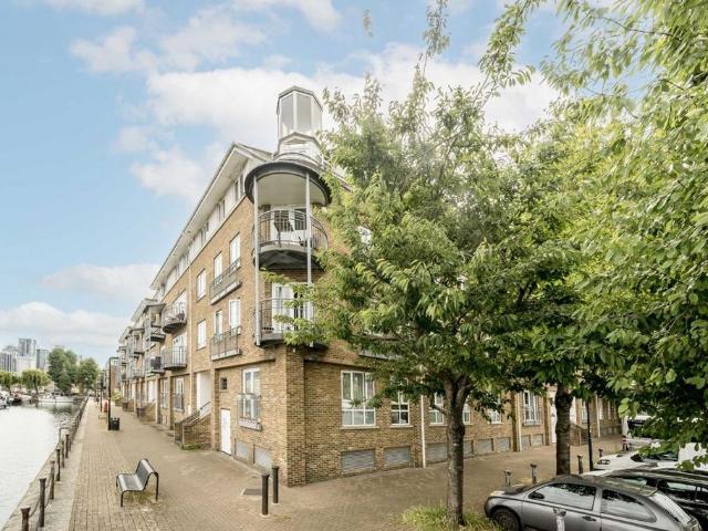 Rainbow Quay, London SE16 3 bed flat to rent £3,100 pcm £715 pw