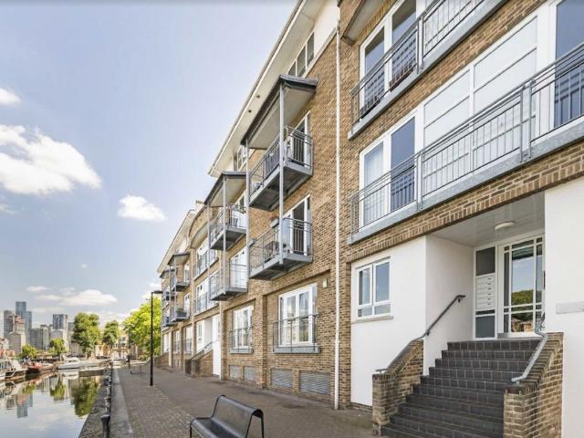 Rainbow Quay, Surrey Quays SE16, 2 bed flat to rent, £2,250 pcm | PrimeLocation