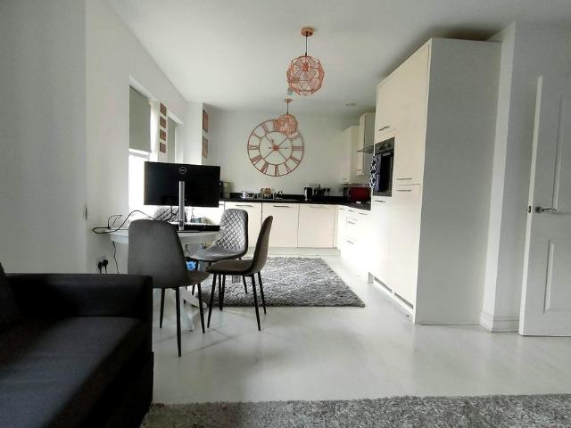 Rainbow Road, Erith DA8, Room to rent, £850 pcm | PrimeLocation