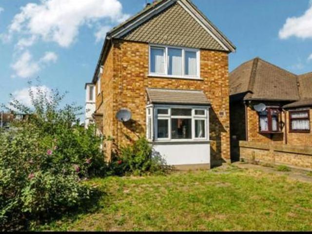 Rainham RM13 2 bed flat to rent £1,750 pcm £404 pw