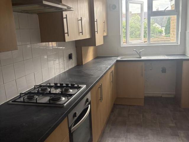 Rainham Road, Chatham ME5, 2 bed flat to rent, £1,200 pcm | PrimeLocation
