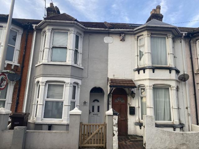 Rainham Road, Gillingham ME7, 3 bed terraced house to rent, £1,400 pcm | PrimeLocation