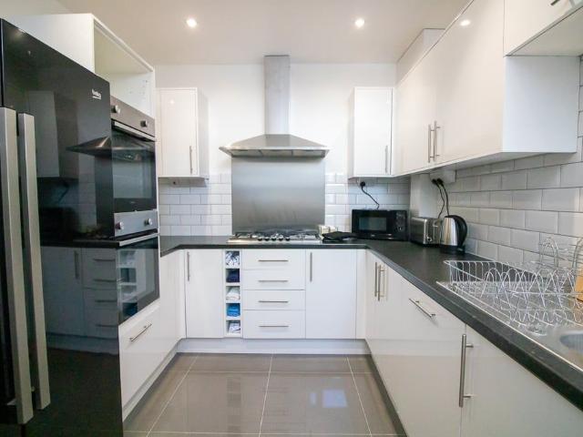 Rainham Road, Gillingham ME7, 4 bed shared accommodation to rent, £600 pcm | PrimeLocation