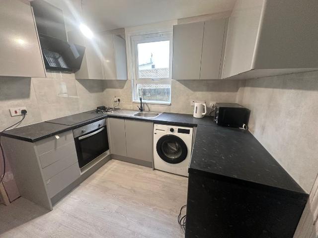 Rainham Road, Gillingham ME7, 5 bed terraced house to rent, £1,900 pcm | PrimeLocation