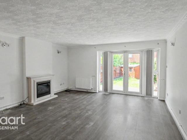 Rainham Road North, DAGENHAM 3 bed terraced house to rent £2,250 pcm £519 pw