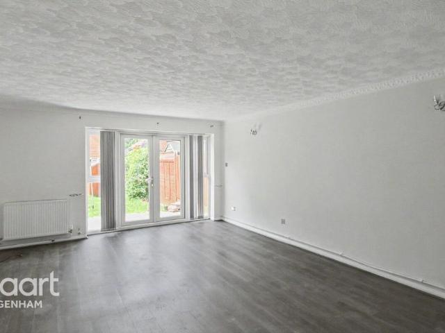 Rainham Road North, DAGENHAM 3 bed terraced house to rent £2,250 pcm £519 pw