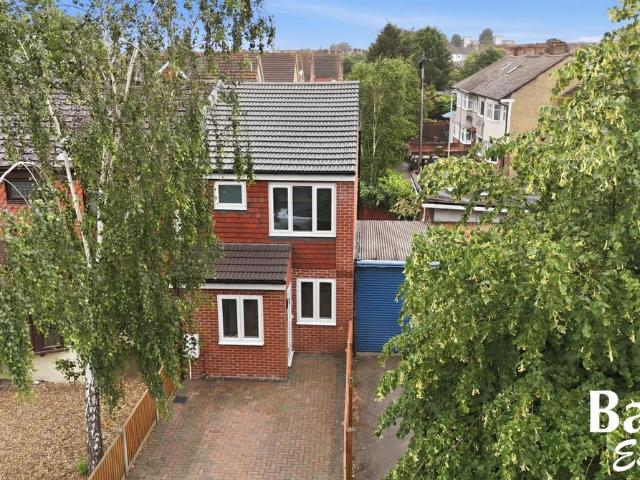 Rainham Road North, Dagenham RM10, 1 bed end terrace house to rent, £2,350 pcm | PrimeLocation