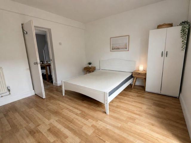 Rainhill Way, London E3, Room to rent, £758 pcm | PrimeLocation