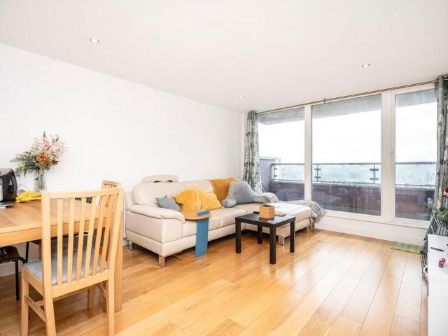 Rainhill Way, London E3 2 bed flat to rent £2,300 pcm £531 pw