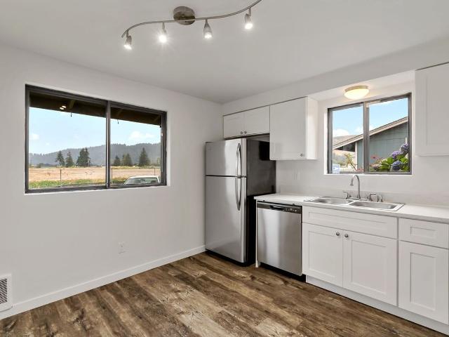 Rainier Meadow 2 Bedroom Apartment for Rent at 15881 64th Street East, Sumner, WA 98390