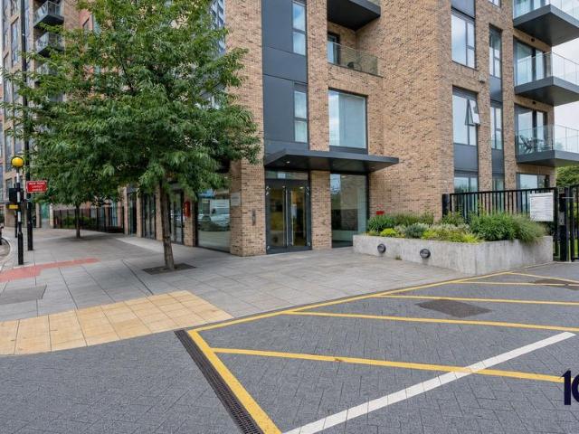 Rainier Apartments, Cherry Orchard. 1 bed flat to rent £1,600 pcm £369 pw