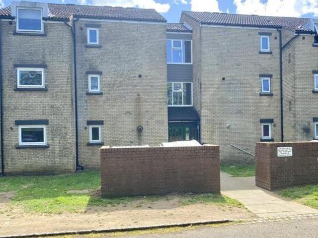 Rainsborough Crescent, Northampton, 2 Bedroom Apartment