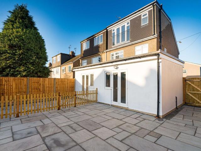 Rainsford Lane, Chelmsford CM1, Room to rent, £850 pcm | PrimeLocation