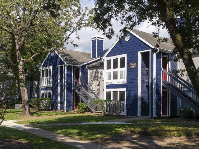 Raintree 2 Bedroom Apartment for Rent at 3300 Rollingbrook Dr, Baytown, TX 77521