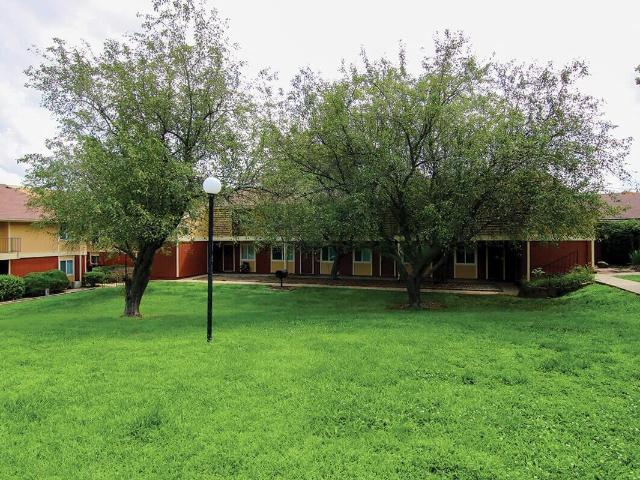 Raintree Apartments 1 Bedroom Apartment for Rent at 3500 Sw 29th St, Topeka, KS 66614