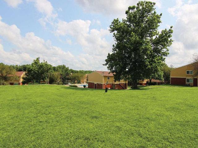 Raintree Apartments 2 Bedroom Apartment for Rent at 3500 Sw 29th St, Topeka, KS 66614