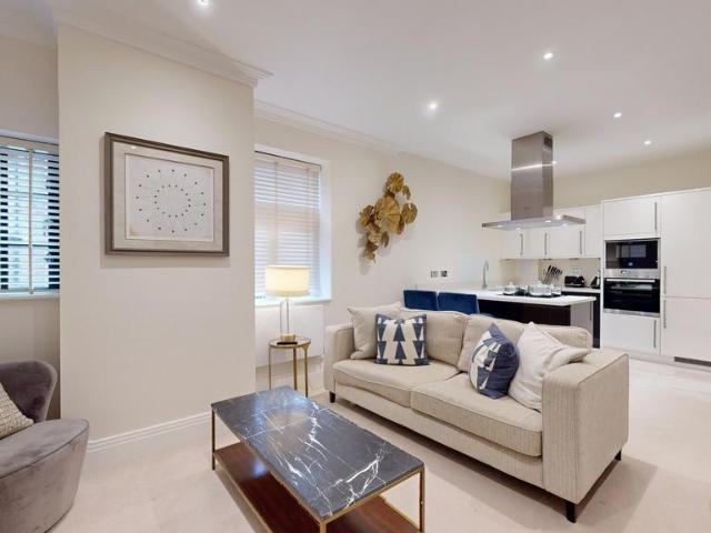 Rainville Road 1 bed ground floor flat to rent £3,142 pcm £725 pw