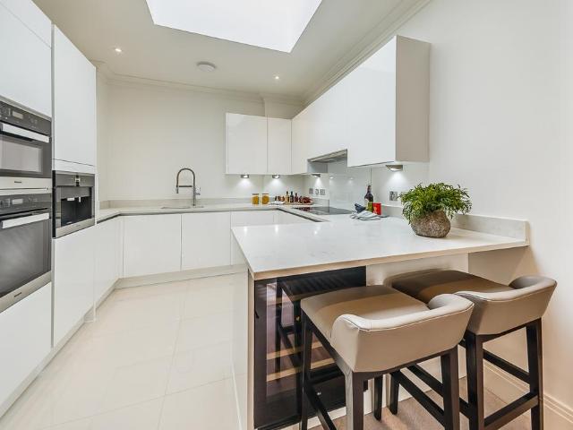 Rainville Road, W6 2 bed flat to rent £4,377 pcm £1,010 pw