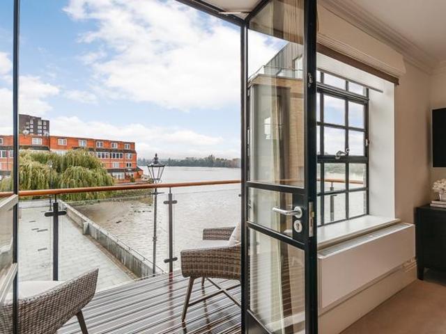 Rainville Road, London W6 3 bed flat to rent £7,800 pcm £1,800 pw