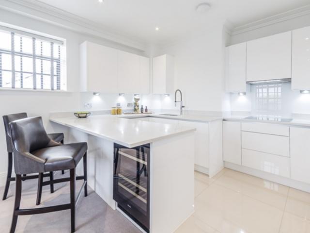 Rainville Road, London W6 2 bed apartment to rent £4,008 pcm £925 pw