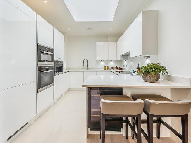 Rainville Road, London W6 2 bed apartment to rent £4,225 pcm £975 pw
