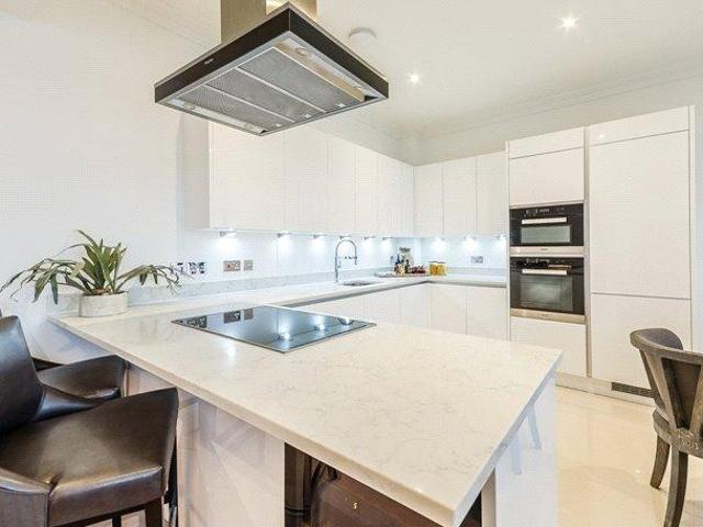 Rainville Road, London, W6 2 bed flat to rent £5,243 pcm £1,210 pw
