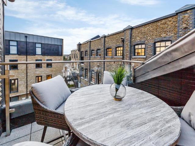 Rainville Rd, London W6 2 bed apartment to rent £5,893 pcm £1,360 pw