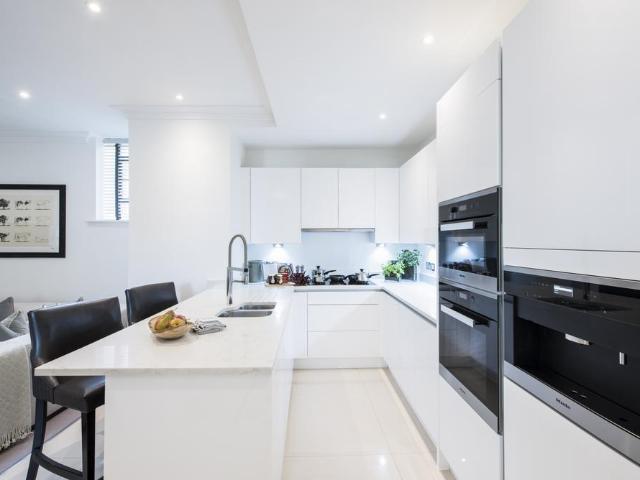 Rainville Rd, London W6 2 bed apartment to rent £6,045 pcm £1,395 pw