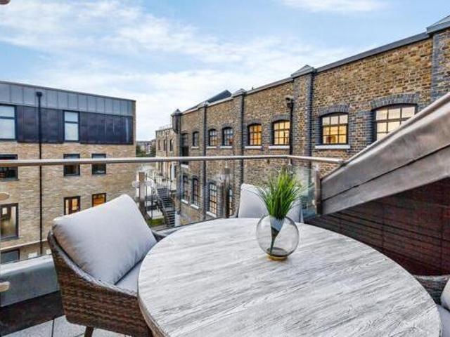 Rainville Rd, London, 2 Bedroom Apartment