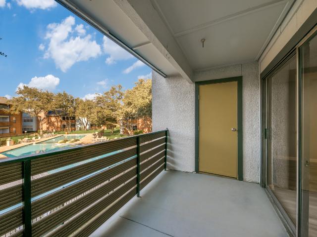Raleigh At Towne Crossing 1 Bedroom Apartment for Rent at 2305 Driftwood Dr, Mesquite, TX 75150