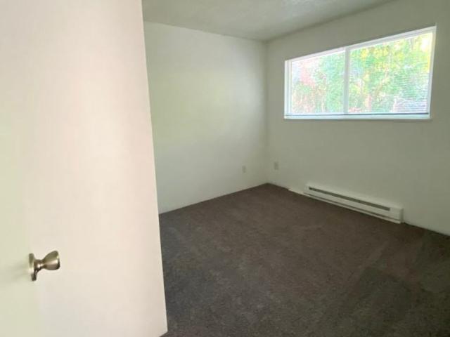 Raleigh Heights 2 Bedroom Apartment for Rent at 5704 Sw Beaverton Hillsdale Hwy, Portland, OR 97221 Hayhurst