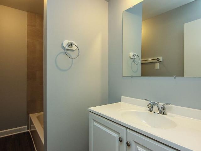 Raleigh Heights 2 Bedroom Apartment for Rent at 8805 Sw Cashmur Ln, Raleigh Hills, OR 97225 Raleigh Hills