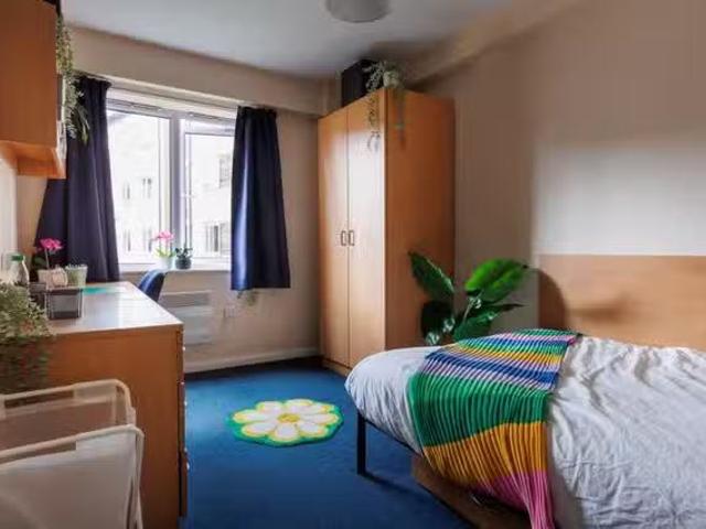 Raleigh Park Single Room